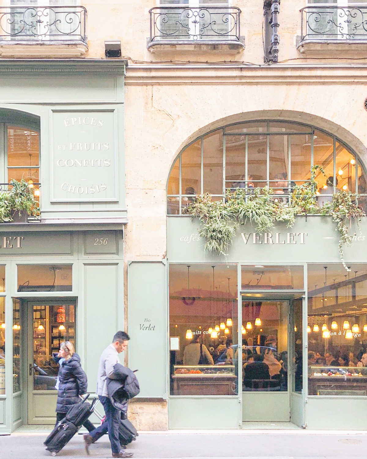 Cafe Verlet:パリ最古のコーヒーショップで世界のコーヒーを堪能☕️ - TRIPROUD