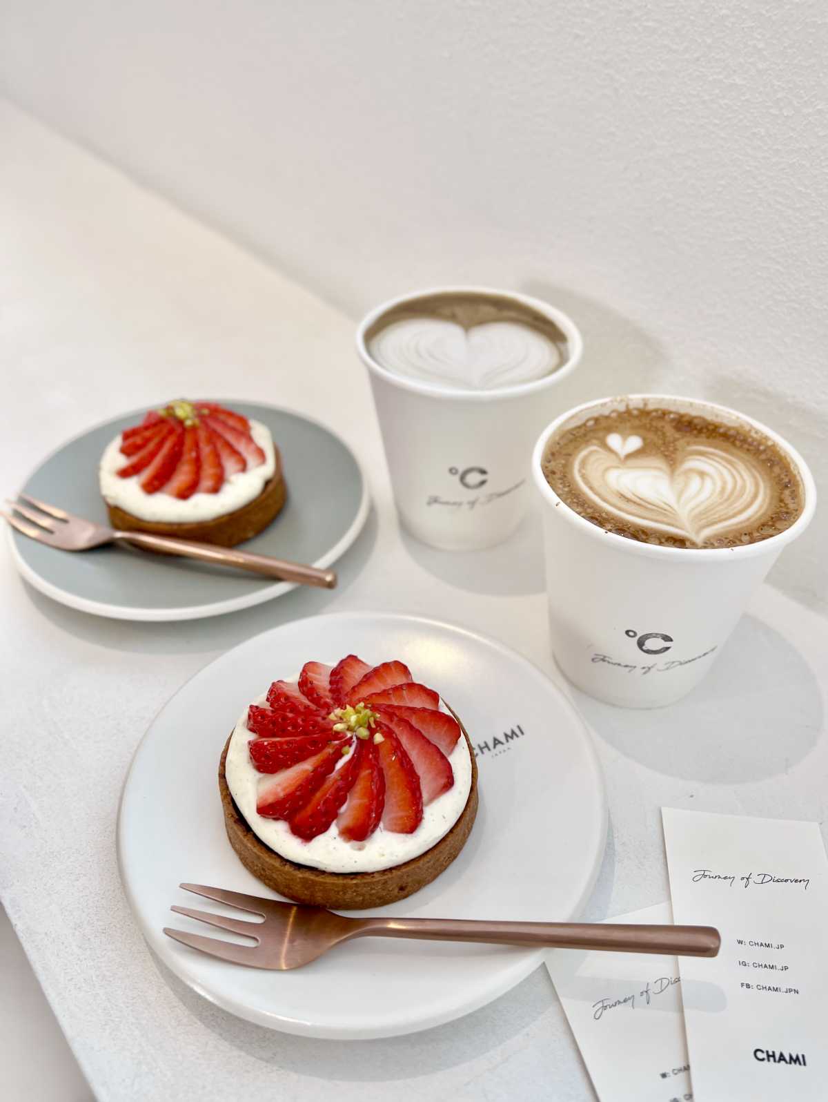 CHAMI:真っ白空間でいただくいちごスイーツ🍓〜韓国っぽカフェ〜 ︎ - TRIPROUD