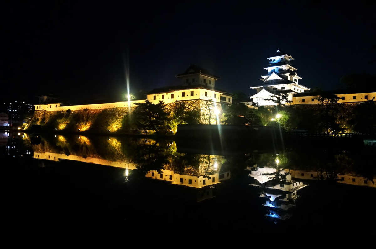 Imabari Castle:The Imabari Castle Illuminated Every Night as Symbol of ...