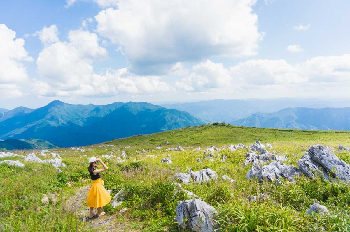 Shikoku Karst Tengu Kogen Highlands:Grand View Of The Highest Karst In ...