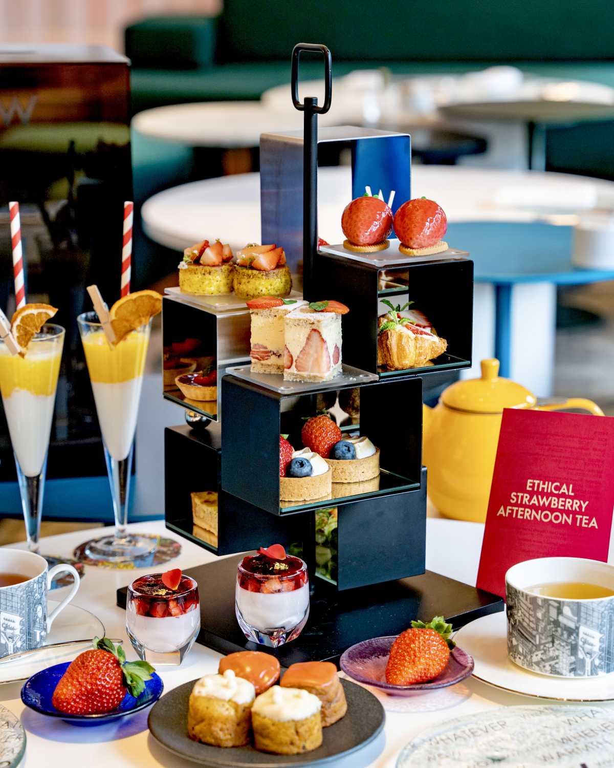 W 大阪 リビングルーム:"ethical"をテーマにしたストロベリーアフタヌーンティー - TRIPROUD