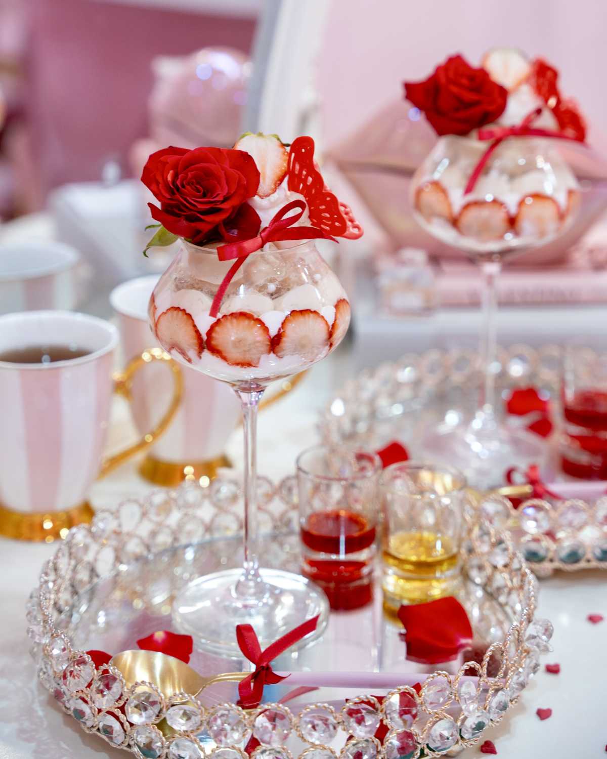 Kitty Sweetsのレビュー | 2種のリキュールで味変、可愛さ満点のパフェ - TRIPROUD