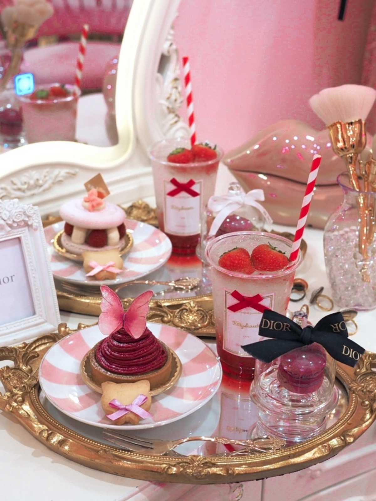 Kitty Sweets:可愛すぎるスイーツプレート - TRIPROUD