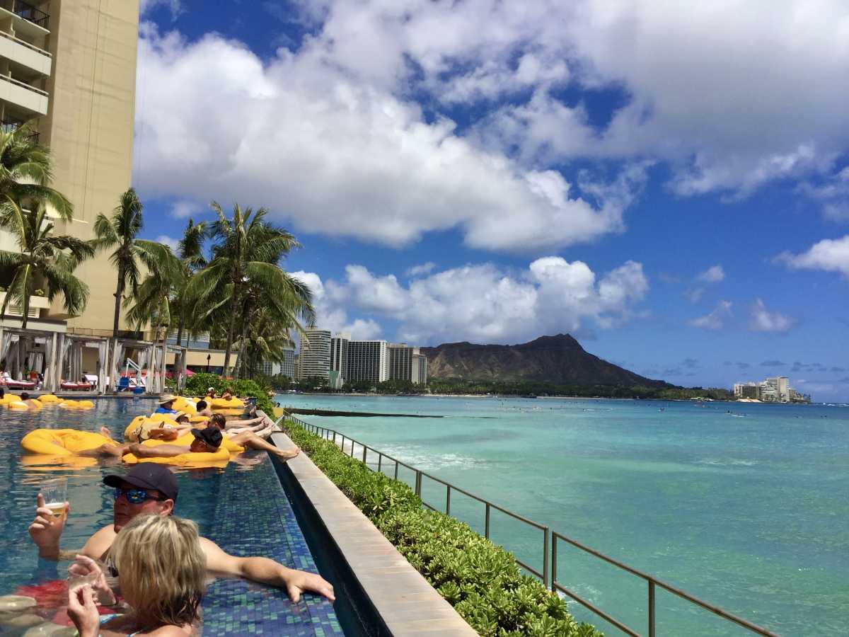 Sheraton Waikikiの口コミ | *ハワイ* インフィニティプール付きホテルバー🍹 - TRIPROUD